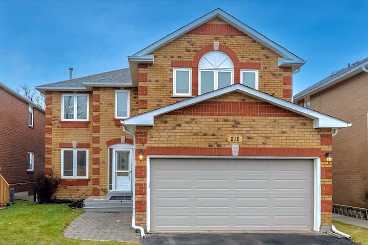 Comfy & Spacious 4br Family Home W/patio Made 4 U! - Orangeville