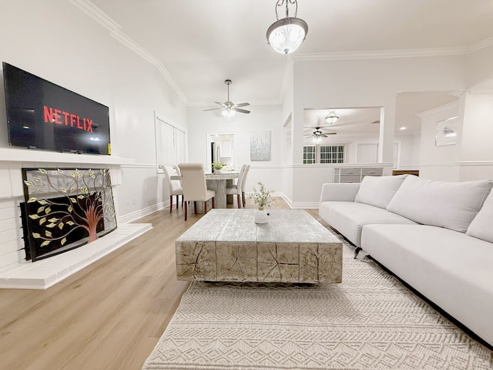 Luxury 3br & Pool Table | 6 Min To Ontario Airport - Eastvale, CA