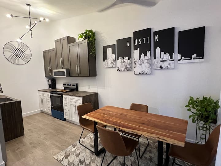 Renovation + Location
 Lady Bird Lake To Downtown! - Austin