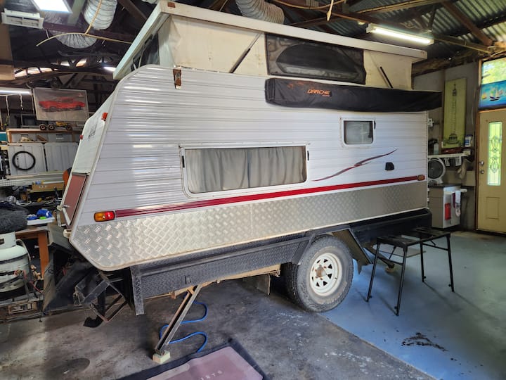 Caravan With Separate Amenities Block. - 