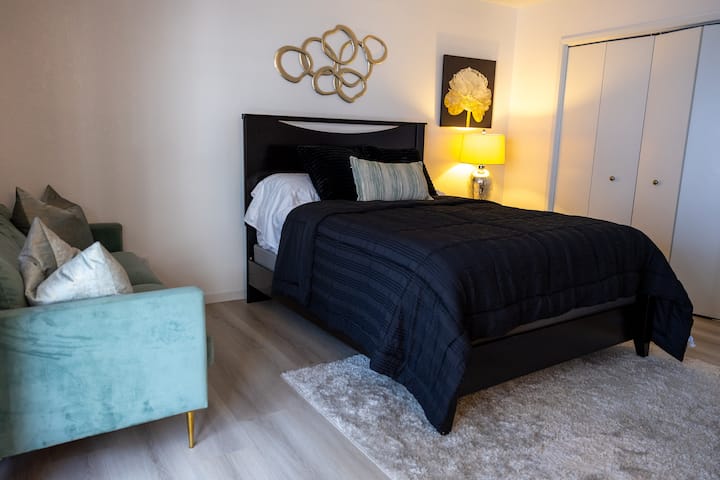 Visalia Private Studio Close To Sequoia - Visalia, CA