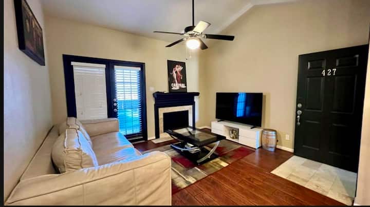 Niche And Modern Little Condo / Apartment - Northwood Hills - Dallas