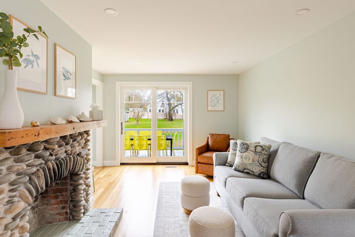 Newly Renovated Light Filled Beach House - Scituate, MA