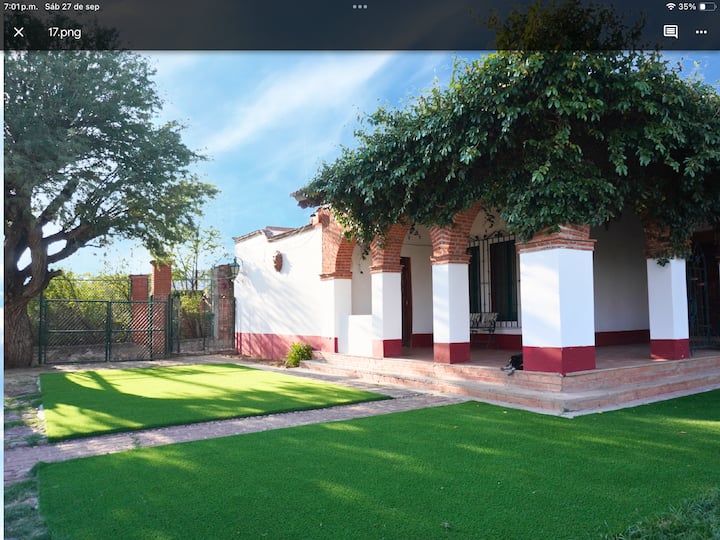 Casa De Campo Grande, Con Cancha De Pádel En Gto. - Mexico
