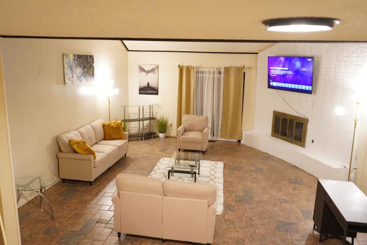 Spacious Family Home • Quiet, Safe Neighborhood - Yukon, OK