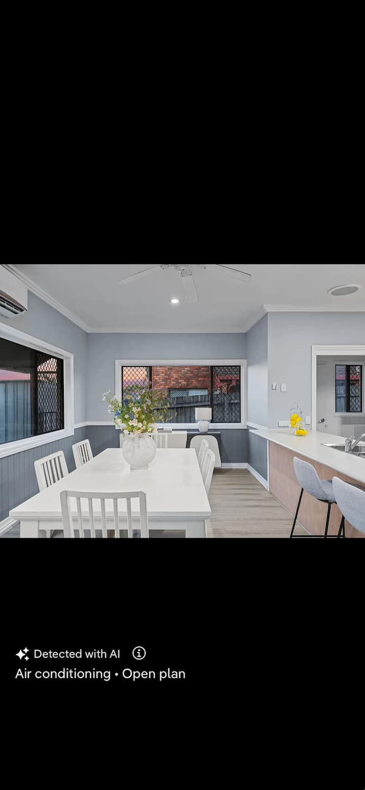 Spacious Family Retreat In Perfect Location! - Springwood
