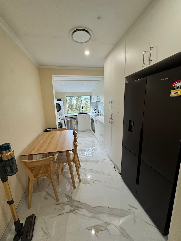 Private Room W/ Ac Near Western Sydney Airport - Sydney