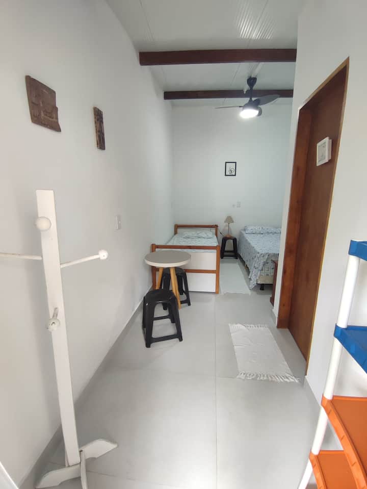 Suite 1 Quadra Praia Bertioga Centro Enseada. - Bertioga