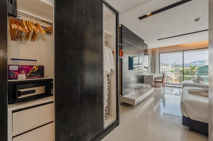 *1 Br Sleeps 3 &Pool By Patong Beach-the Charmc197 - Patong Beach