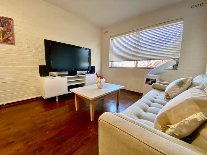 Beautiful Refurbished 2 Bedroom Apartment - Perth