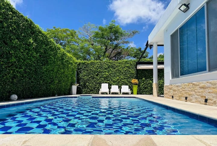 Casa Vacacional Con Piscina Y Jacuzzi En Girardot - Ricaurte