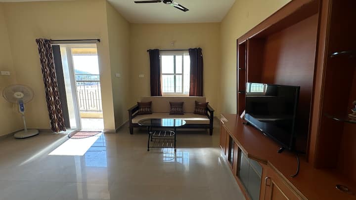 Breezy 2br Flat | Your Home In The City Of Jasmine - Madurai