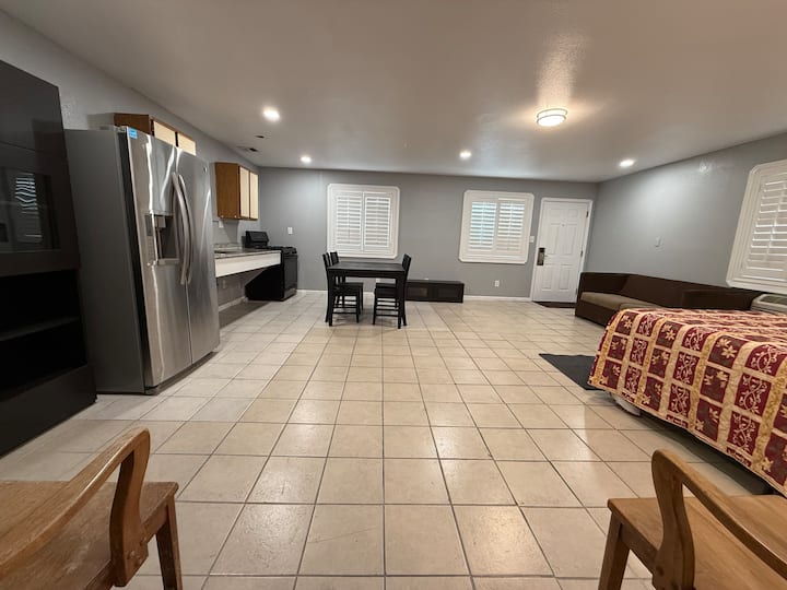 Home Away From Home - 2bed - 6 People Can Stay - Sacramento, CA