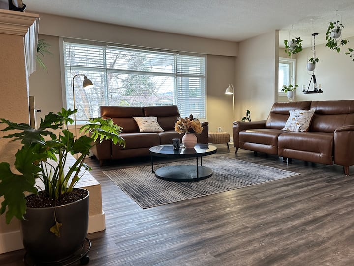 Main Floor 3br, Kelowna Wine Country Retreat - Kelowna