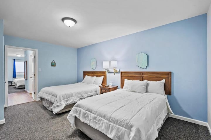 Oceanfront Suite At The Sand Dunes - Carolina Beach, NC
