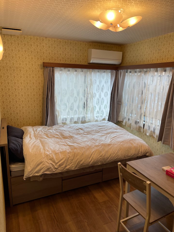 Wベッドのお部屋
街の中心部まで徒歩圏内 静かな街並み - Nara