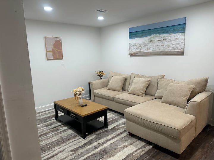 Premium 2br Basement Suite | Private Entry+full Kt - Rockville, MD