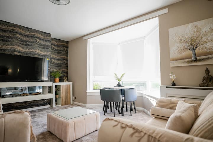 Lovely Home In Quiet Neighbourhood - Glasgow