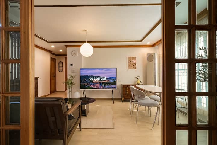 한옥/Seoul/강남/코엑스/홍대/경복궁/명동/전철역3분/주차/4룸3욕실/롯데월드/가족단체 - Seoul