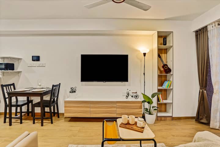 Orchid 001|airport View|55" Tv|coffee Maker|alexa - Pune
