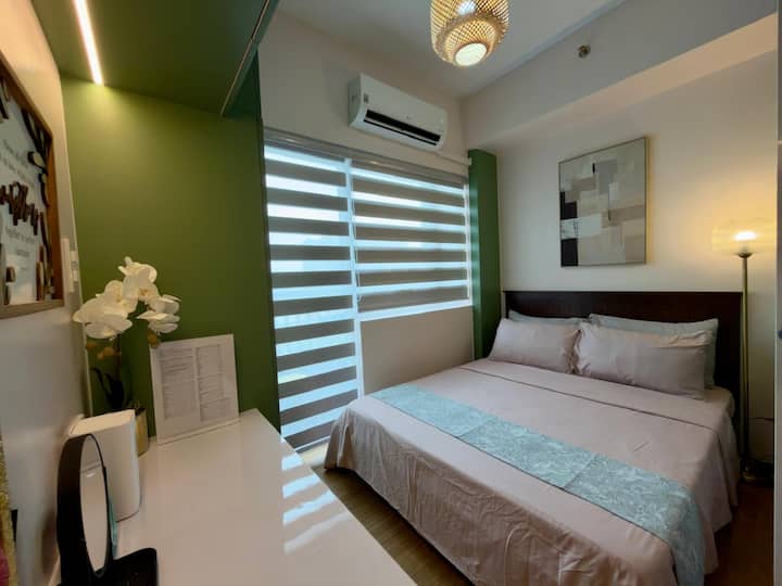 Modern Studio Unit W/ Balcony In Grace Residences - Taguig