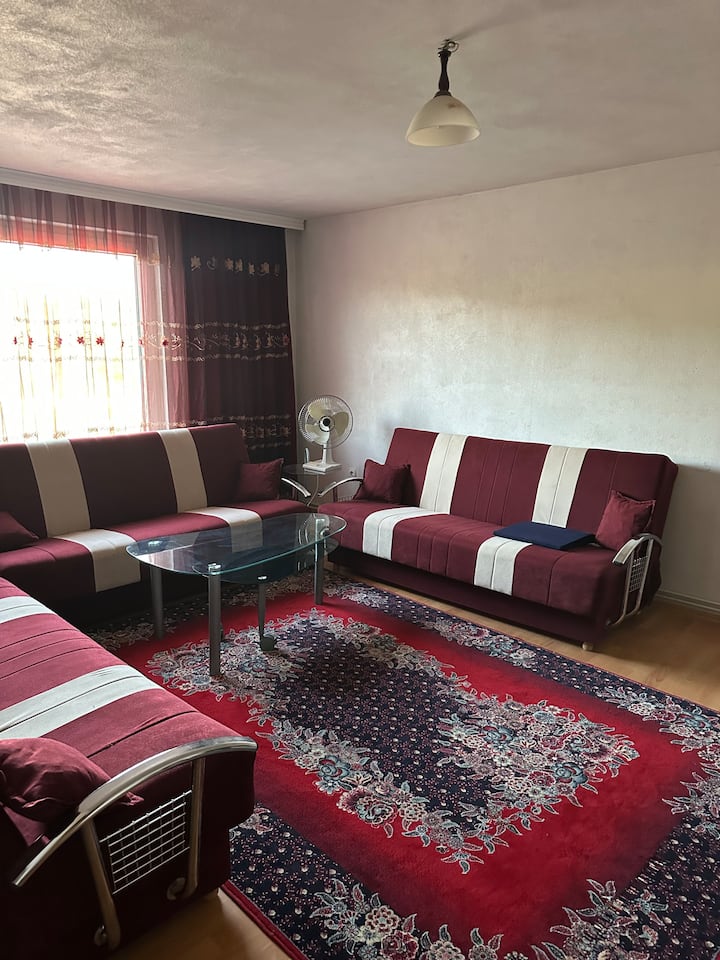 Egen Ingång I Huset Egen Våning Tre Sovplatser - Kosovo