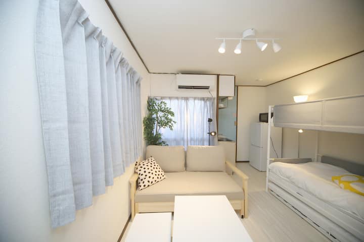 '博多駅から電車で22分'福岡空港から電車で34分|レトロなアパートメント|4名|1階 - Fukuoka