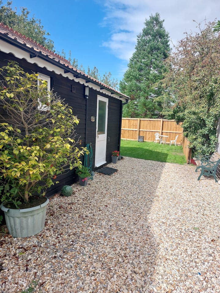 The Garden Room @ Poplar Cottage - Weston-super-Mare