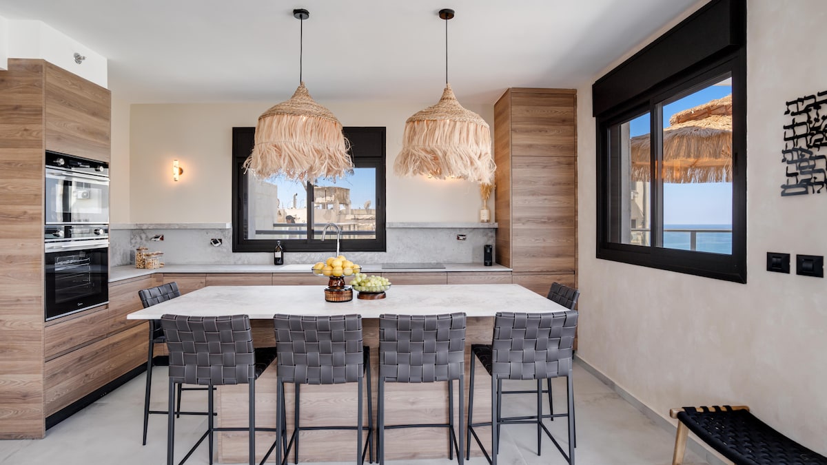 Penthouse | 2nd Line to Sea | 2 Terraces - Apartments for Rent in Bat ...