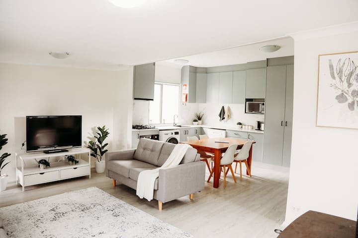 Modern Home - 2 Min To Cbd - Near Lakes & Forests - Oberon