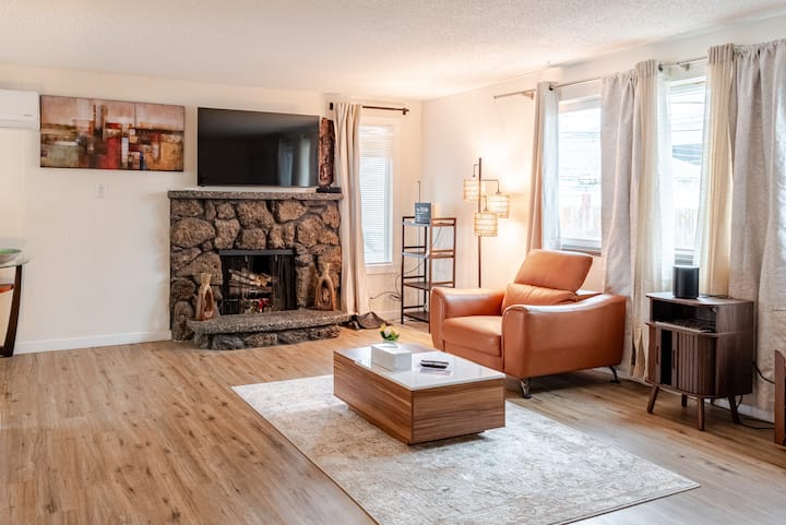 3 Bd Rooms, 2 Full Baths, 2 Xl Living Rooms, + Ofc - Spokane, WA