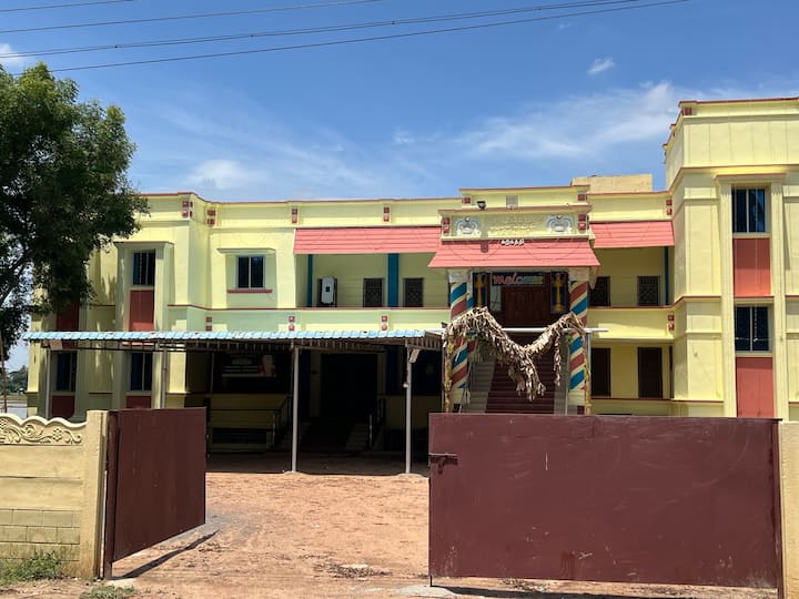 A Banquet/marriage Hall Renting Out For Group - Mayiladuthurai