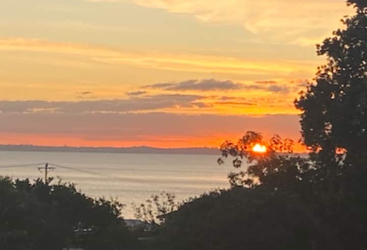 Rocky Bay - Charming Peaceful 2 Bed, 2 Mins To Sea - Maraetai