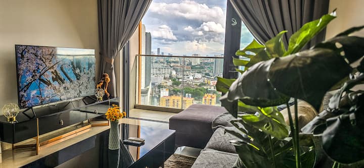 Executive King 2br 2ba Apt W/balcony - Kuala Lumpur