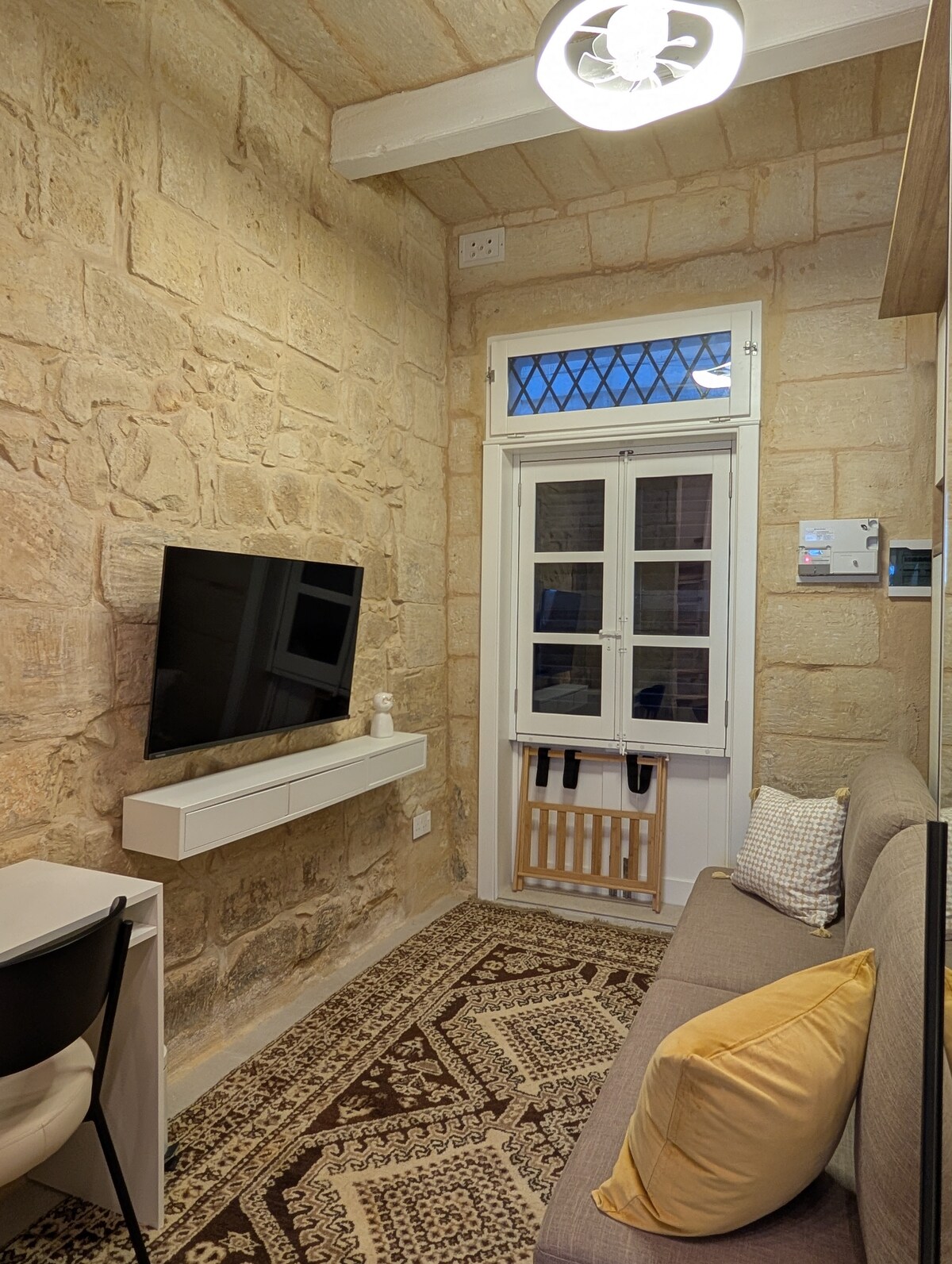 Arena: vistas desde la azotea, bodega y café - Airbnb