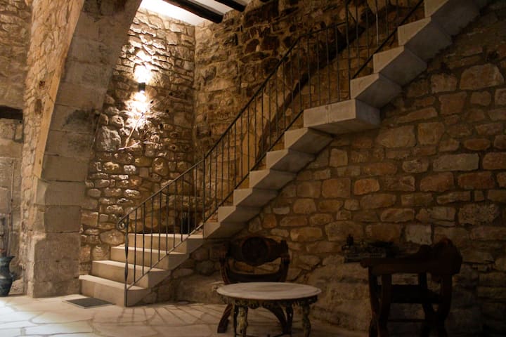 Cal Bepo Vell: Relax Y Encanto En Casa De Piedra - Montblanc