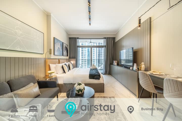 Airstay | Studio | Near Dubai Mall | Large Balcony - 
