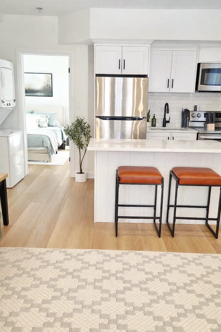 Bright & Cozy 1 Bed Downtown Stay In St Thomas - St. Thomas