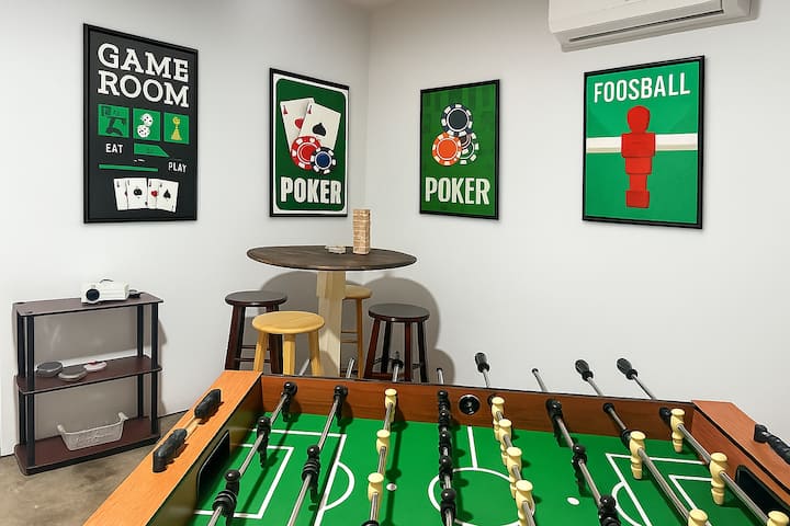 Near Airport W Gameroom! Pets Welcome! - San Antonio