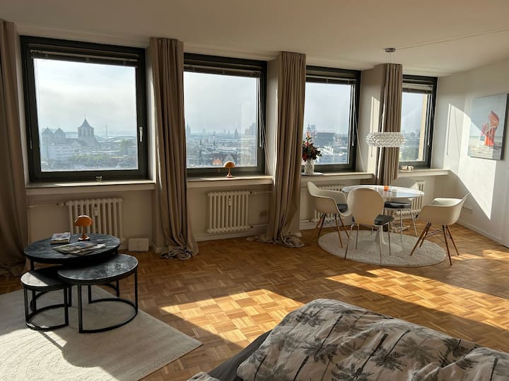 Schöne Wohnung Mit Atemberaubendem Blick üBer Köln - Colonia