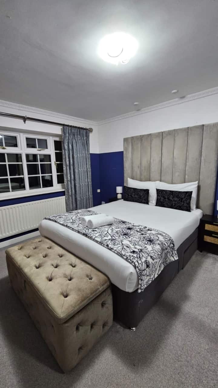 Stylish 5-bed Solihull Stay• Near Nec & Airport - Solihull