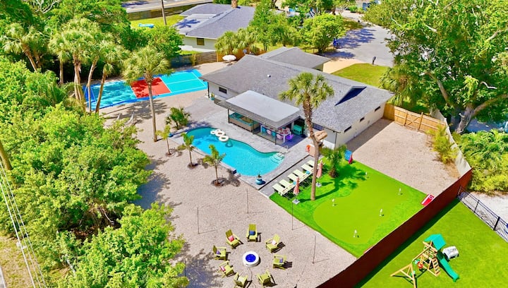 Ami In 5 Miles: Pool, Pickleball & Mini Golf - Anna Maria, FL