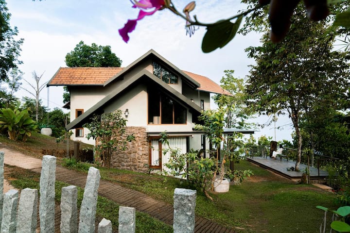 Belle Vie, By The Mountains, Kambalikandam, Munnar - Idukki