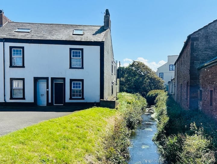 Old Post Office By The Sea - Silloth