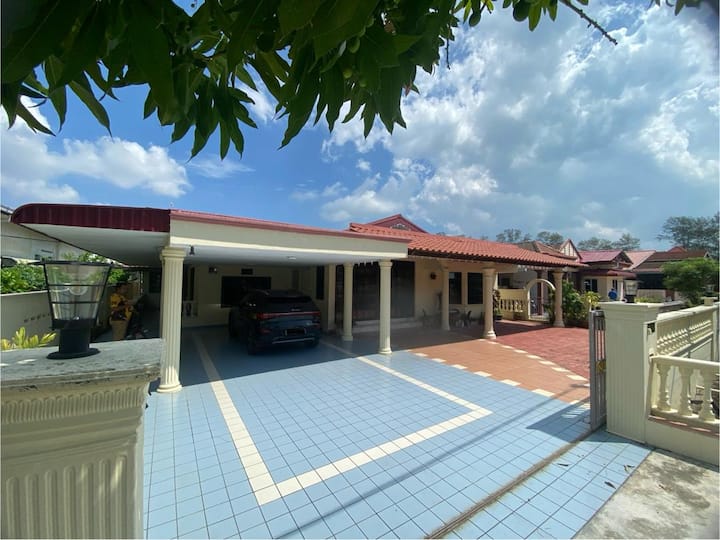 Robina Homestay - Penaga