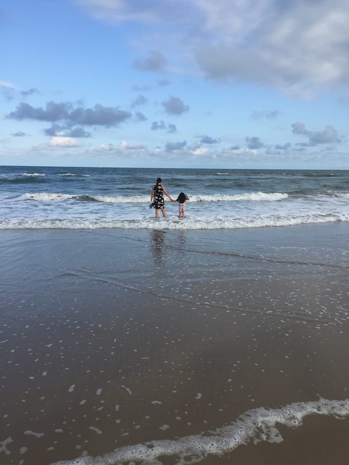Conforto E Simplicidade A 100 Metros Da Praia. - Paranaguá