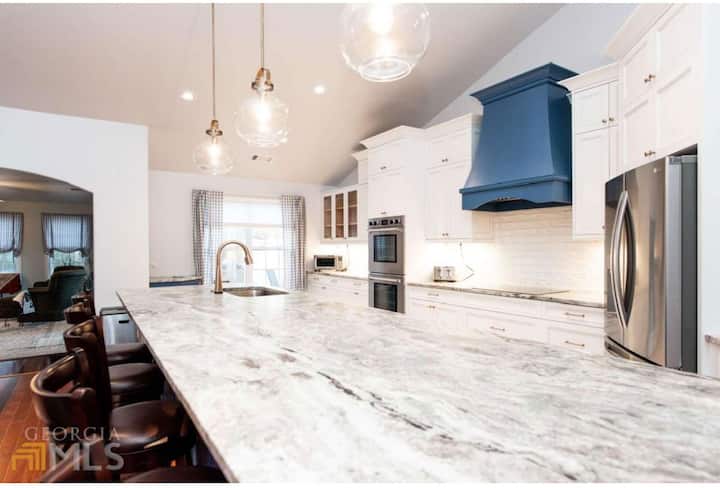 Spacious Athens Home: Sleeps 8 - Only10 Min To Uga - Athens, GA