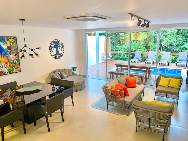 Linda Casa Em Condominio Alto Padrao - São Sebastião