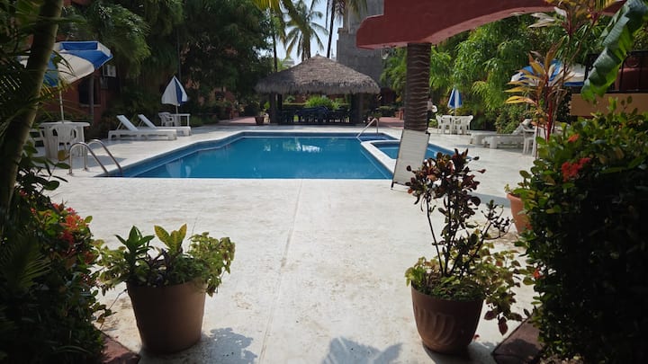 Balcony With Ocean View | Beach Across The Street. - Mazatlán