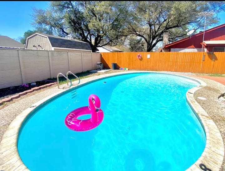 Pool:gameroom: Home For Whole Family! Pets Allowed - San Antonio, TX